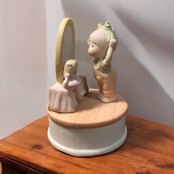 Mann | Art | Vintage 982 Mann Music Box Figurine Little Girl And Mirror ...
